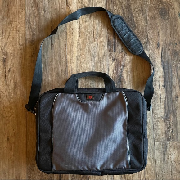 Wenger | Bags | Wenger Swiss Gear Slim Case 6 Computer Laptop Sleeve ...